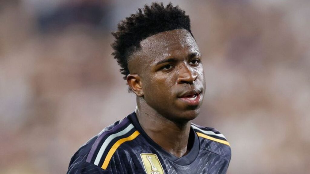 Vinicius Jr pega todo mundo de surpresa e está de olho no futebol árabe