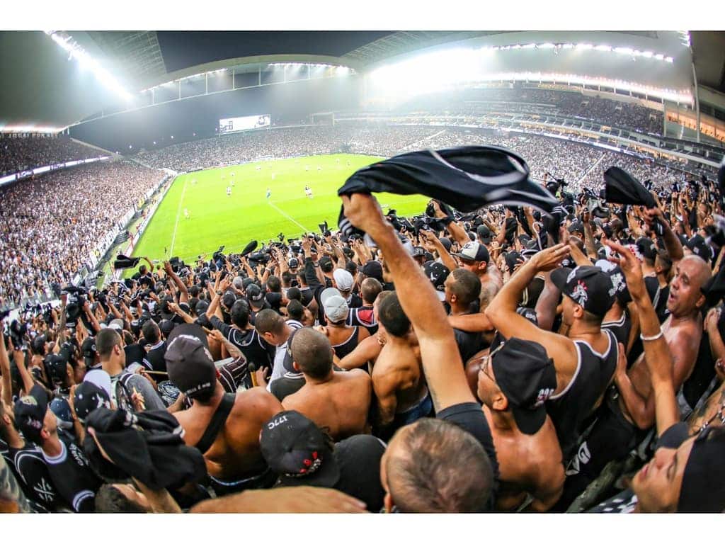 R$ 164 milhões e torcida do Corinthians comemora nova chegada