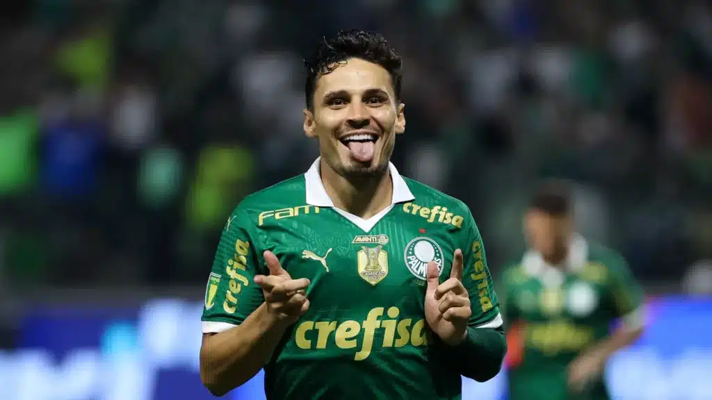 Palmeiras bate o martelo e fecha acordo para saída de Veiga