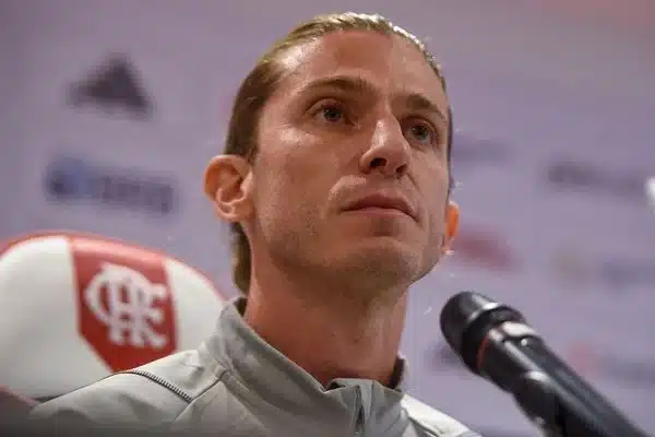Filipe Luís joga toalha branca na Libertadores e jogadores do Flamengo ... Filipe Luís joga toalha branca na Libertadores e jogadores do Flamengo ...