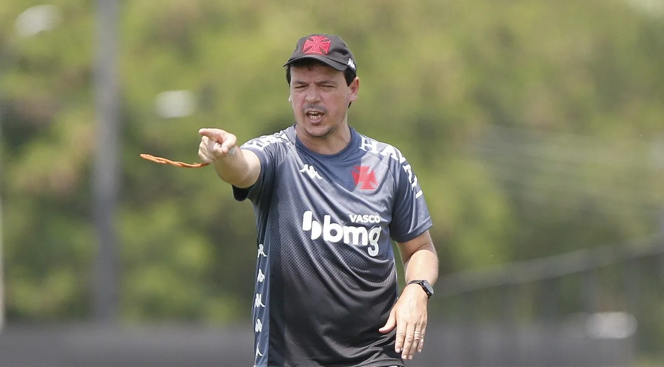 Puxão de orelha do Fernando Diniz surtiu efeito no jogador do Vasco